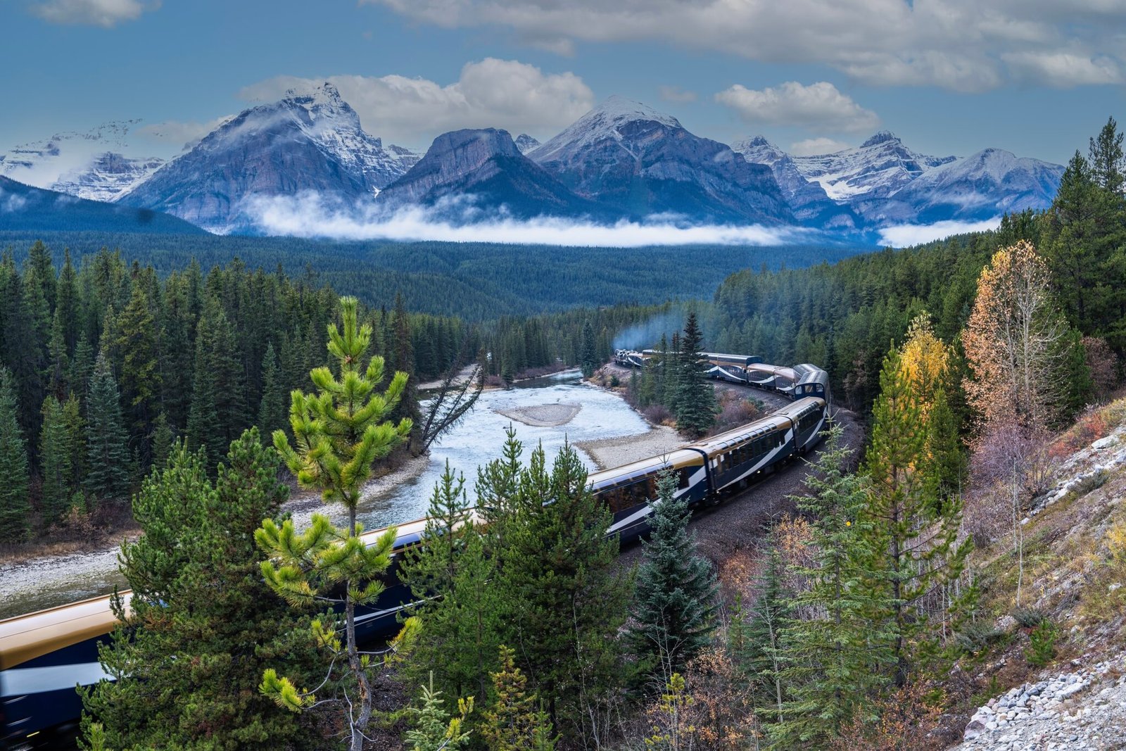 Top 10 best luxury train rides across the globe - Bookingspotter